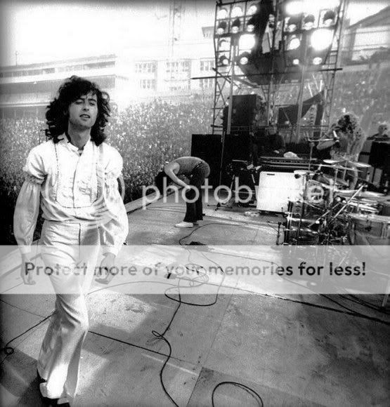 Hot pics of Jimmy - Page 127 - Photos - Led Zeppelin Official Forum